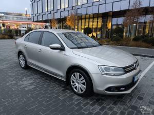 Volkswagen Jetta 2014 in Vilnius, with an engine capacity of 1.60 L and mileage of 158 thousand km for 3550 €, photo 2 on AUTOMOTO.COM.LV