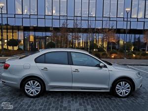 Volkswagen Jetta 2014 in Vilnius, with an engine capacity of 1.60 L and mileage of 158 thousand km for 3550 €, photo 3 on AUTOMOTO.COM.LV