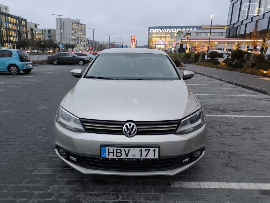 Volkswagen Jetta 2014 Viļņa, ar dzinēja tilpumu 1.60 L un nobraukumu 158 tūkst. km par 3600 €, foto 3 vietnē AUTOMOTO.COM.LV
