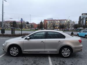 Volkswagen Jetta 2014 in Vilnius, with an engine capacity of 1.60 L and mileage of 158 thousand km for 3590 €, photo 8 on AUTOMOTO.COM.LV
