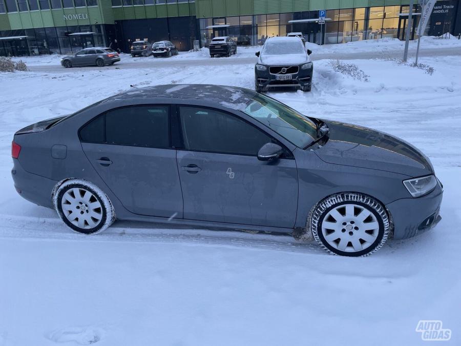 Volkswagen Jetta 2014 Viļņa, ar dzinēja tilpumu 1.60 L un nobraukumu 314 tūkst. km par 3350 €, foto 2 vietnē AUTOMOTO.COM.LV