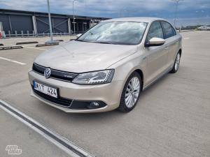 Volkswagen Jetta 2014 Kauņa, ar dzinēja tilpumu 1.40 L un nobraukumu 330 tūkst. km par 4950 €, foto  vietnē AUTOMOTO.COM.LV