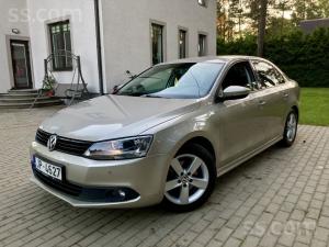 Volkswagen Jetta 2014 in Riga, with an engine capacity of 1.40 L and mileage of 110 thousand km for 4990 €, photo 4 on AUTOMOTO.COM.LV