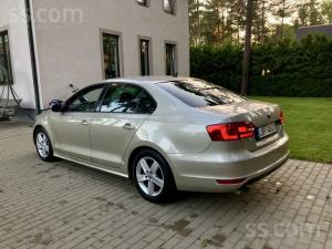 Volkswagen Jetta 2014 in Riga, with an engine capacity of 1.40 L and mileage of 110 thousand km for 4990 €, photo 14 on AUTOMOTO.COM.LV