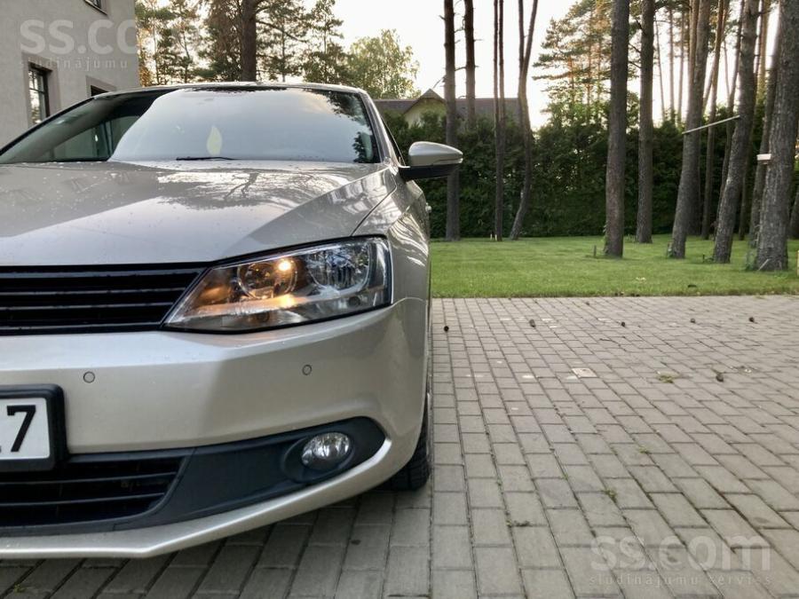 Volkswagen Jetta 2014 in Riga, with an engine capacity of 1.40 L and mileage of 110 thousand km for 4990 €, photo 15 on AUTOMOTO.COM.LV