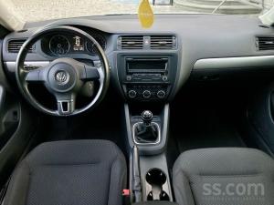 Volkswagen Jetta 2014 in Riga, with an engine capacity of 1.40 L and mileage of 110 thousand km for 4990 €, photo 17 on AUTOMOTO.COM.LV