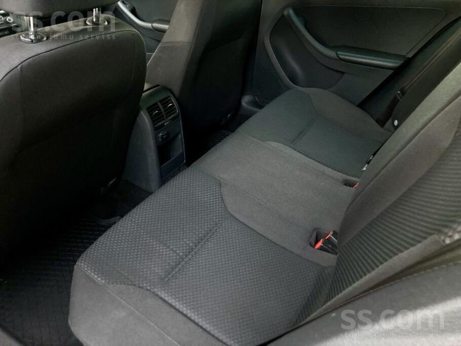 Volkswagen Jetta 2014 in Riga, with an engine capacity of 1.40 L and mileage of 110 thousand km for 4990 €, photo 19 on AUTOMOTO.COM.LV