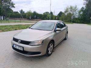 Volkswagen Jetta 2014 Rēzekne, ar dzinēja tilpumu 1.60 L un nobraukumu 298 tūkst. km par 4900 €, foto  vietnē AUTOMOTO.COM.LV