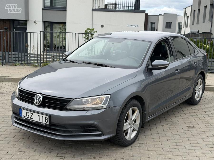 Volkswagen Jetta 2014 in Vilnius, with an engine capacity of 2.00 L and mileage of 380 thousand km for 2500 €, photo 4 on AUTOMOTO.COM.LV