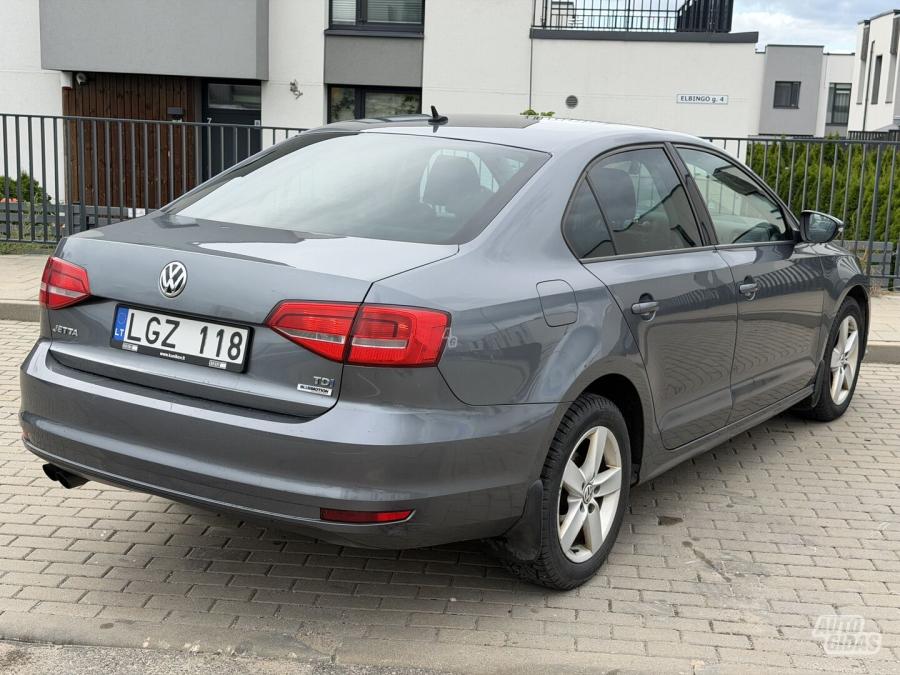 Volkswagen Jetta 2014 in Vilnius, with an engine capacity of 2.00 L and mileage of 380 thousand km for 2500 €, photo 10 on AUTOMOTO.COM.LV