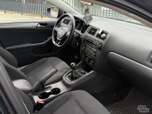 Volkswagen Jetta 2014 in Vilnius, with an engine capacity of 2.00 L and mileage of 380 thousand km for 2500 €, photo 12 on AUTOMOTO.COM.LV