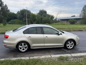 Volkswagen Jetta 2014 in Riga, with an engine capacity of 1.60 L and mileage of 259 thousand km for 4500 €, photo 5 on AUTOMOTO.COM.LV