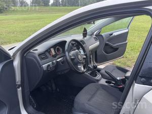 Volkswagen Jetta 2014 in Riga, with an engine capacity of 1.60 L and mileage of 259 thousand km for 4500 €, photo 8 on AUTOMOTO.COM.LV