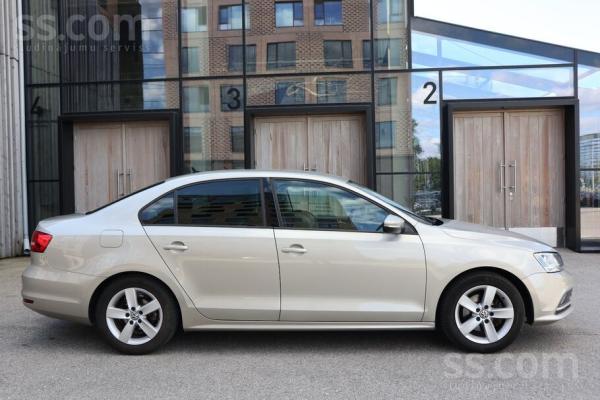 Volkswagen Jetta 2015 Rīga, ar dzinēja tilpumu 1.40 L un nobraukumu 159 tūkst. km par 6300 €, foto 3 vietnē AUTOMOTO.COM.LV