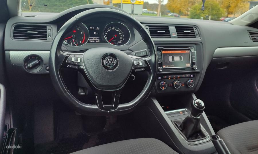 Volkswagen Jetta 2015 Tallina, ar dzinēja tilpumu 1.20 L un nobraukumu 177 tūkst. km par 5700 €, foto 22 vietnē AUTOMOTO.COM.LV