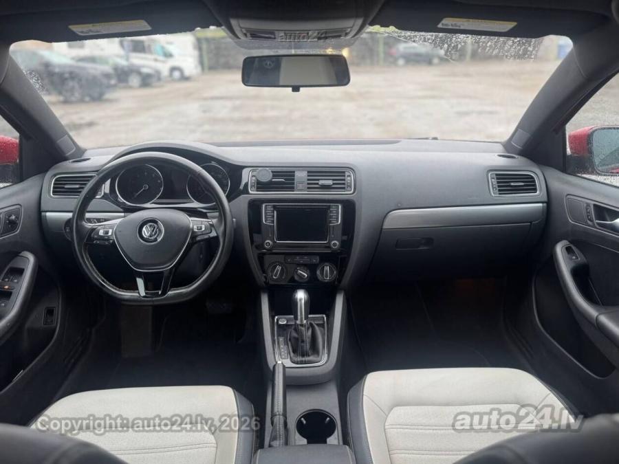 Volkswagen Jetta 2016 in Narva, with an engine capacity of 1.80 L and mileage of 91 thousand km for 4490 €, photo 6 on AUTOMOTO.COM.LV