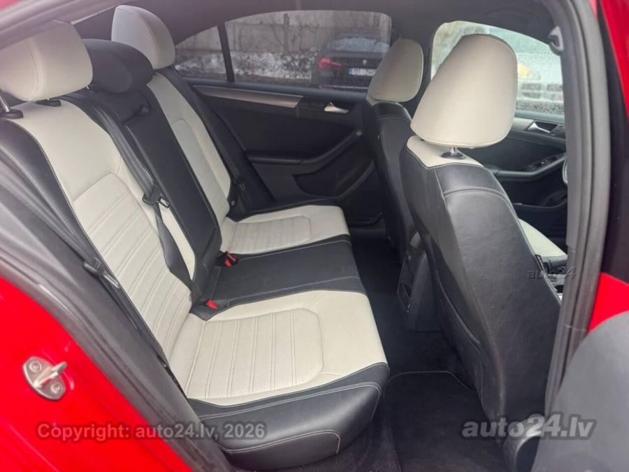 Volkswagen Jetta 2016 in Narva, with an engine capacity of 1.80 L and mileage of 91 thousand km for 4490 €, photo 7 on AUTOMOTO.COM.LV