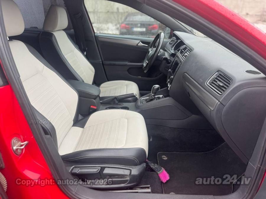 Volkswagen Jetta 2016 Narva, ar dzinēja tilpumu 1.80 L un nobraukumu 91 tūkst. km par 4490 €, foto 9 vietnē AUTOMOTO.COM.LV