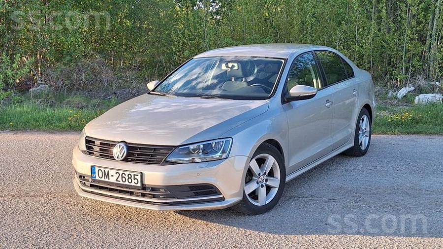 Volkswagen Jetta 2016 in Bauska, with an engine capacity of 2.00 L and mileage of 380 thousand km for 5700 €, photo 3 on AUTOMOTO.COM.LV