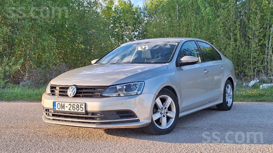 Volkswagen Jetta 2016 in Bauska, with an engine capacity of 2.00 L and mileage of 380 thousand km for 5700 €, photo 14 on AUTOMOTO.COM.LV