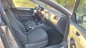Volkswagen Jetta 2016 in Bauska, with an engine capacity of 2.00 L and mileage of 380 thousand km for 5700 €, photo 17 on AUTOMOTO.COM.LV