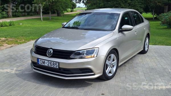 Volkswagen Jetta 2016 in Bauska, with an engine capacity of 2.00 L and mileage of 380 thousand km for 5400 €, photo 1 on AUTOMOTO.COM.LV
