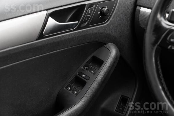 Volkswagen Jetta 2016 Rīga, ar dzinēja tilpumu 1.40 L un nobraukumu 209 tūkst. km par 6000 €, foto 9 vietnē AUTOMOTO.COM.LV