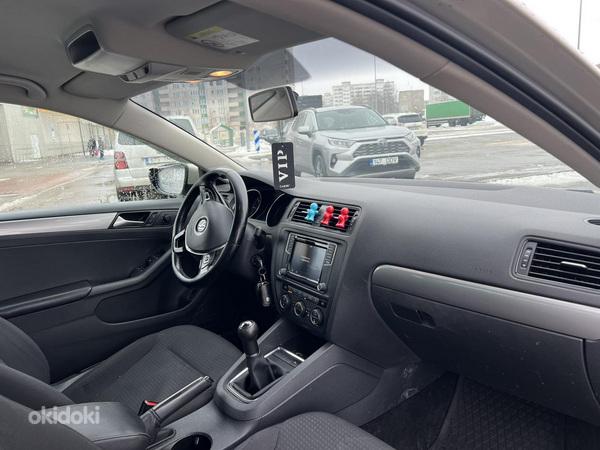 Фольксваген Джетта 2016 в Нарва, объемом двигателя 2.00 л и пробегом 498 тыс. км за 4499 €, фото 9 на AUTOMOTO.COM.LV