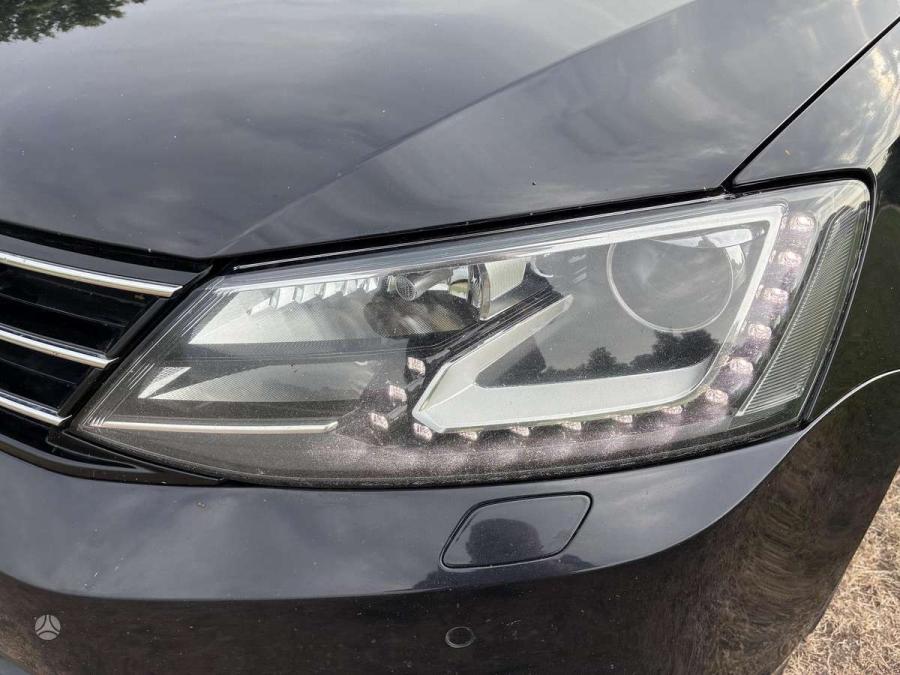 Volkswagen Jetta 2016 in Kaunas, with an engine capacity of 2.00 L and mileage of 364 thousand km for 4949 €, photo 8 on AUTOMOTO.COM.LV