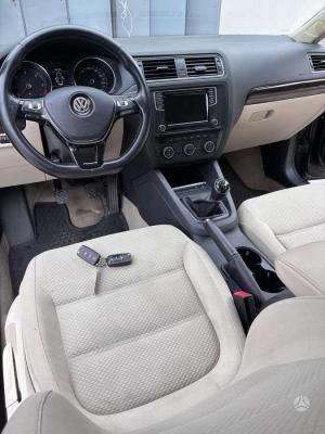 Volkswagen Jetta 2016 in Kaunas, with an engine capacity of 2.00 L and mileage of 364 thousand km for 4949 €, photo 14 on AUTOMOTO.COM.LV