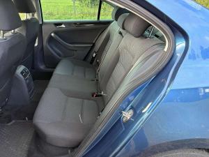 Volkswagen Jetta 2016 in Kaunas, with an engine capacity of 1.97 L and mileage of 279 thousand km for 4995 €, photo 6 on AUTOMOTO.COM.LV