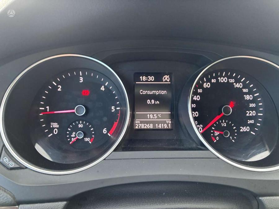 Volkswagen Jetta 2016 in Kaunas, with an engine capacity of 1.97 L and mileage of 279 thousand km for 4995 €, photo 9 on AUTOMOTO.COM.LV