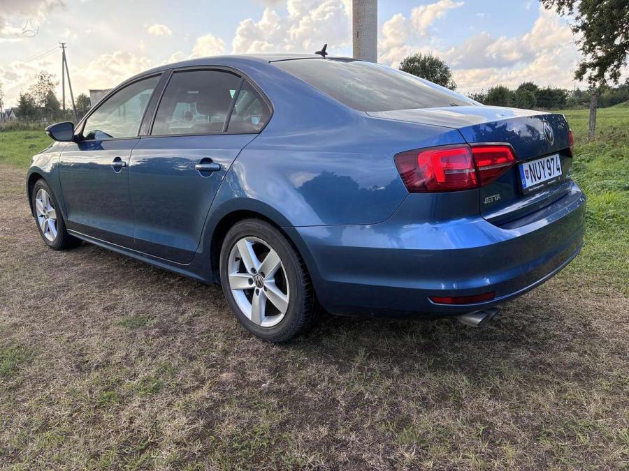 Volkswagen Jetta 2016 in Kaunas, with an engine capacity of 1.97 L and mileage of 279 thousand km for 4995 €, photo 12 on AUTOMOTO.COM.LV