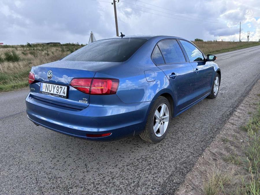 Volkswagen Jetta 2016 in Kaunas, with an engine capacity of 1.97 L and mileage of 279 thousand km for 4995 €, photo 16 on AUTOMOTO.COM.LV