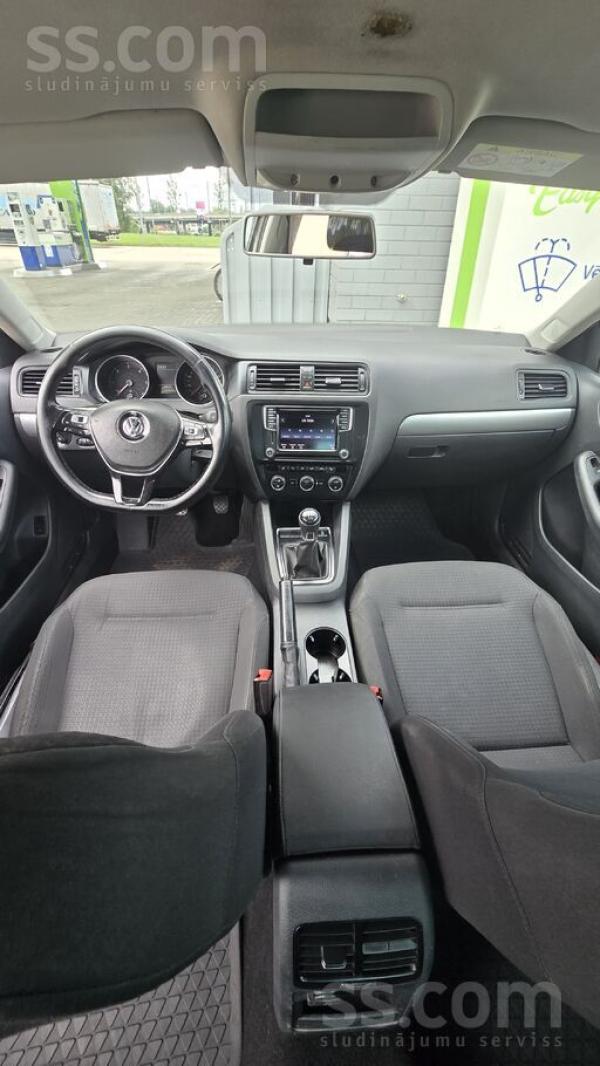 Volkswagen Jetta 2016 Rīga, ar dzinēja tilpumu 2.00 L un nobraukumu 230 tūkst. km par 3500 €, foto 8 vietnē AUTOMOTO.COM.LV