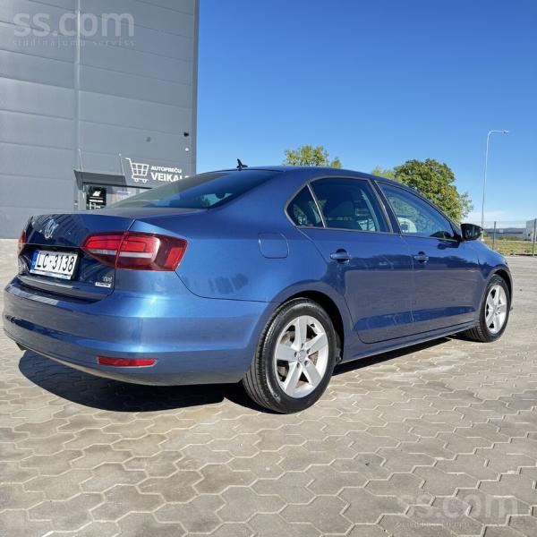 Volkswagen Jetta 2018 Rīga, ar dzinēja tilpumu 2.00 L un nobraukumu 190 tūkst. km par 7950 €, foto 5 vietnē AUTOMOTO.COM.LV