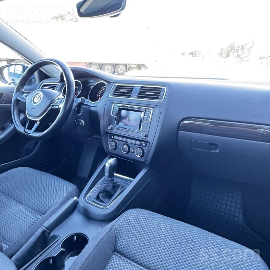 Volkswagen Jetta 2018 Rīga, ar dzinēja tilpumu 2.00 L un nobraukumu 190 tūkst. km par 7950 €, foto 10 vietnē AUTOMOTO.COM.LV