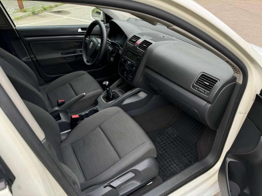Balts Volkswagen Jetta 2007 Viļņa, ar dzinēja tilpumu 1.90 L un nobraukumu 400 tūkst. km par 699 €, foto 9 vietnē AUTOMOTO.COM.LV