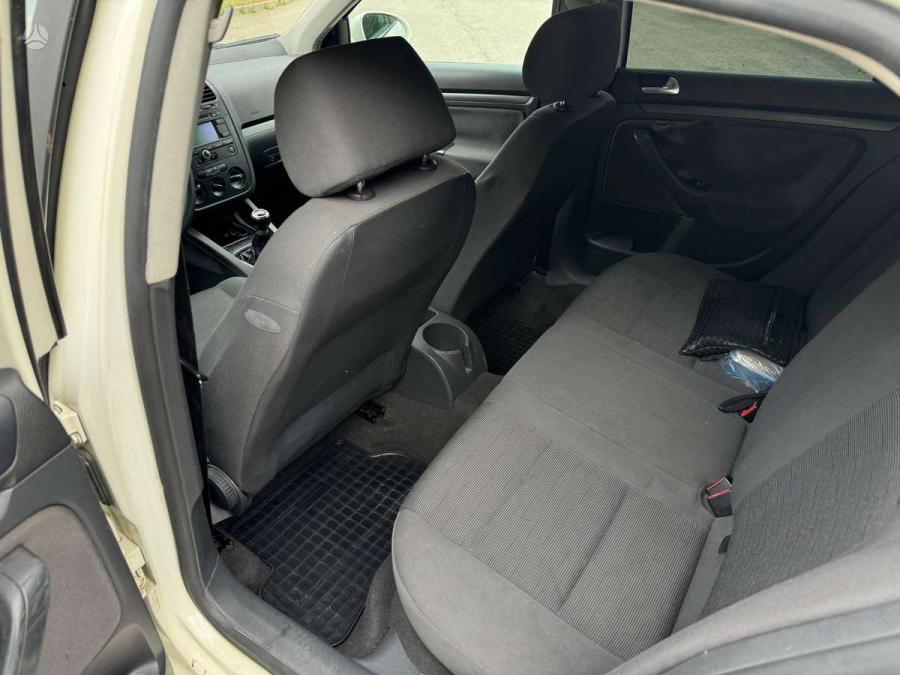 Balts Volkswagen Jetta 2007 Viļņa, ar dzinēja tilpumu 1.90 L un nobraukumu 400 tūkst. km par 699 €, foto 11 vietnē AUTOMOTO.COM.LV