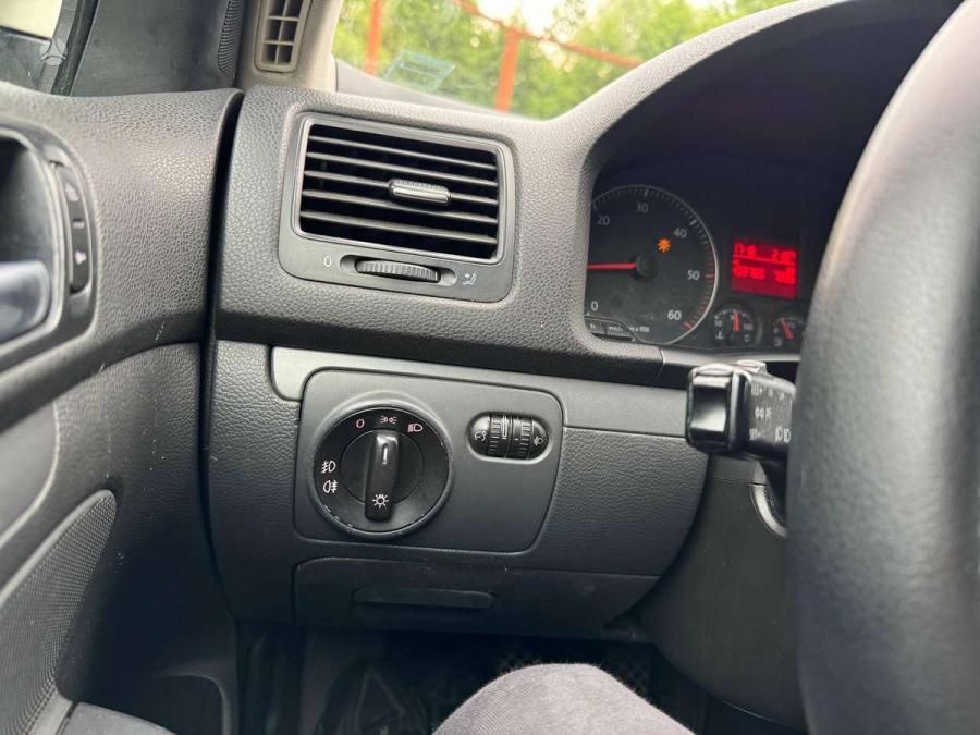 Balts Volkswagen Jetta 2007 Viļņa, ar dzinēja tilpumu 1.90 L un nobraukumu 400 tūkst. km par 699 €, foto 13 vietnē AUTOMOTO.COM.LV