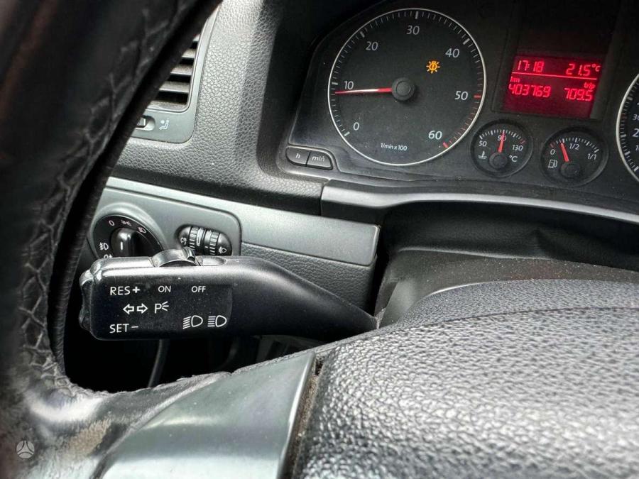 Balts Volkswagen Jetta 2007 Viļņa, ar dzinēja tilpumu 1.90 L un nobraukumu 400 tūkst. km par 699 €, foto 14 vietnē AUTOMOTO.COM.LV