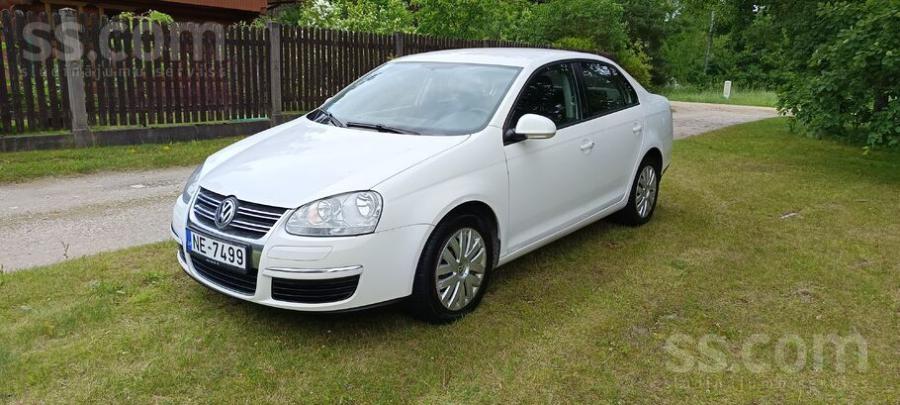 White Volkswagen Jetta 2010 in Jurmala, with an engine capacity of 1.40 L and mileage of 198 thousand km for 1998 €, photo 1 on AUTOMOTO.COM.LV