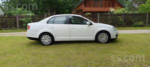White Volkswagen Jetta 2010 in Jurmala, with an engine capacity of 1.40 L and mileage of 198 thousand km for 1998 €, photo 5 on AUTOMOTO.COM.LV