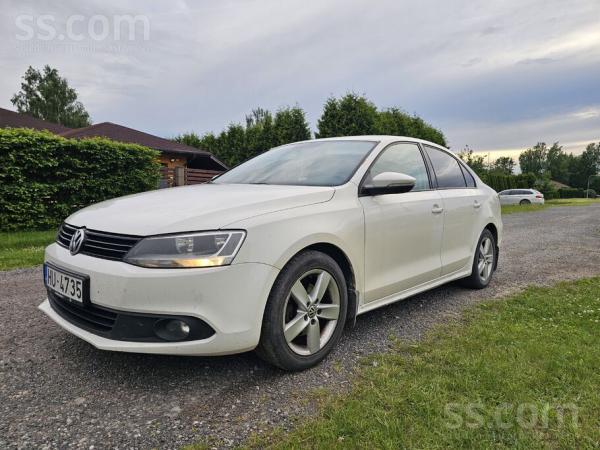 Balts Volkswagen Jetta 2011 Rīga, ar dzinēja tilpumu 1.60 L un nobraukumu 294 tūkst. km par 1950 €, foto 2 vietnē AUTOMOTO.COM.LV