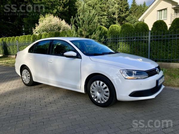 Balts Volkswagen Jetta 2011 Rīga, ar dzinēja tilpumu 1.60 L un nobraukumu 220 tūkst. km par 3650 €, foto 5 vietnē AUTOMOTO.COM.LV