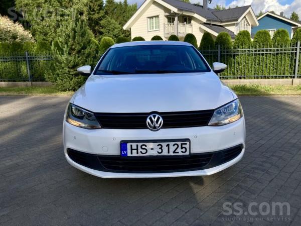 Balts Volkswagen Jetta 2011 Rīga, ar dzinēja tilpumu 1.60 L un nobraukumu 220 tūkst. km par 3650 €, foto 7 vietnē AUTOMOTO.COM.LV