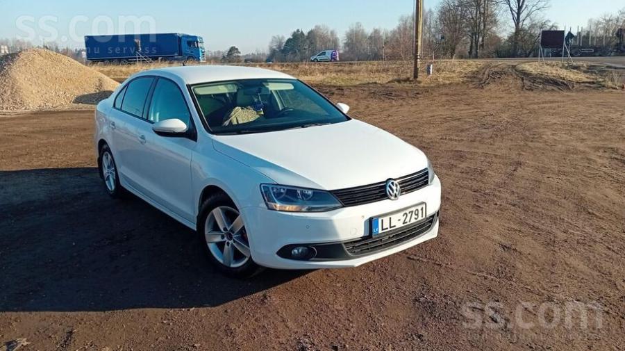 Balts Volkswagen Jetta 2011 Jelgava, ar dzinēja tilpumu 1.20 L un nobraukumu 265 tūkst. km par 4100 €, foto 1 vietnē AUTOMOTO.COM.LV