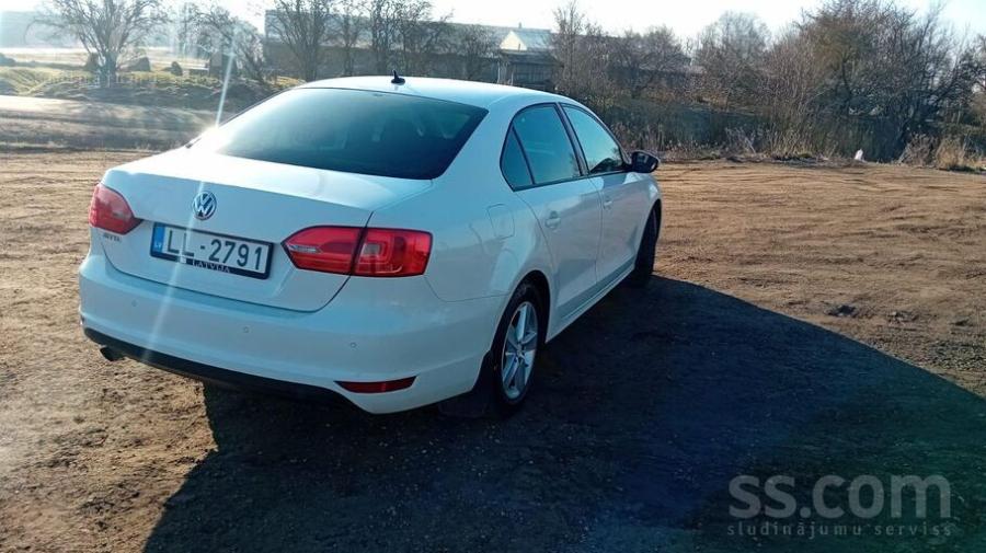 Balts Volkswagen Jetta 2011 Jelgava, ar dzinēja tilpumu 1.20 L un nobraukumu 265 tūkst. km par 4100 €, foto 3 vietnē AUTOMOTO.COM.LV