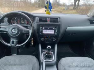 Balts Volkswagen Jetta 2011 Jelgava, ar dzinēja tilpumu 1.20 L un nobraukumu 265 tūkst. km par 4100 €, foto 4 vietnē AUTOMOTO.COM.LV