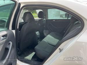 Balts Volkswagen Jetta 2012 Tartu, ar dzinēja tilpumu 1.40 L un nobraukumu 290 tūkst. km par 3500 €, foto 4 vietnē AUTOMOTO.COM.LV